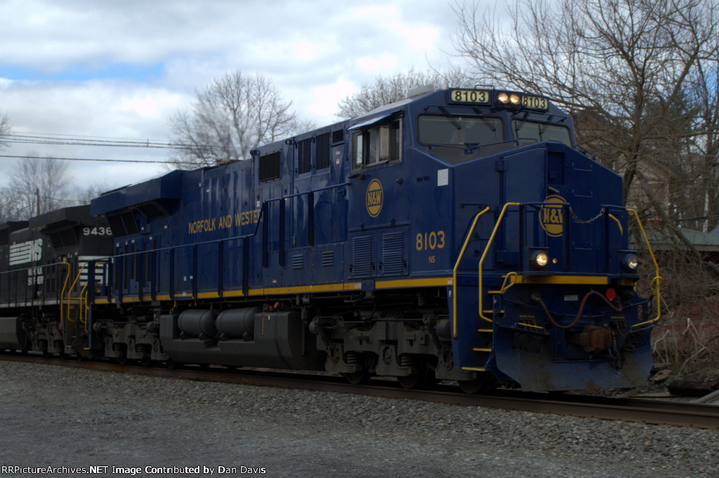 NS ES44AC 8103 "Norfolk and Western" leads 20R